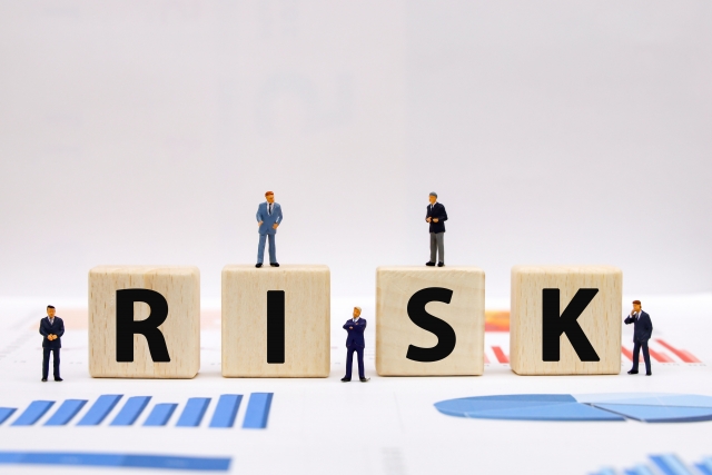 SNSのステマとは？ステマ規制や炎上の具体例、対策法も解説｜OWNLY